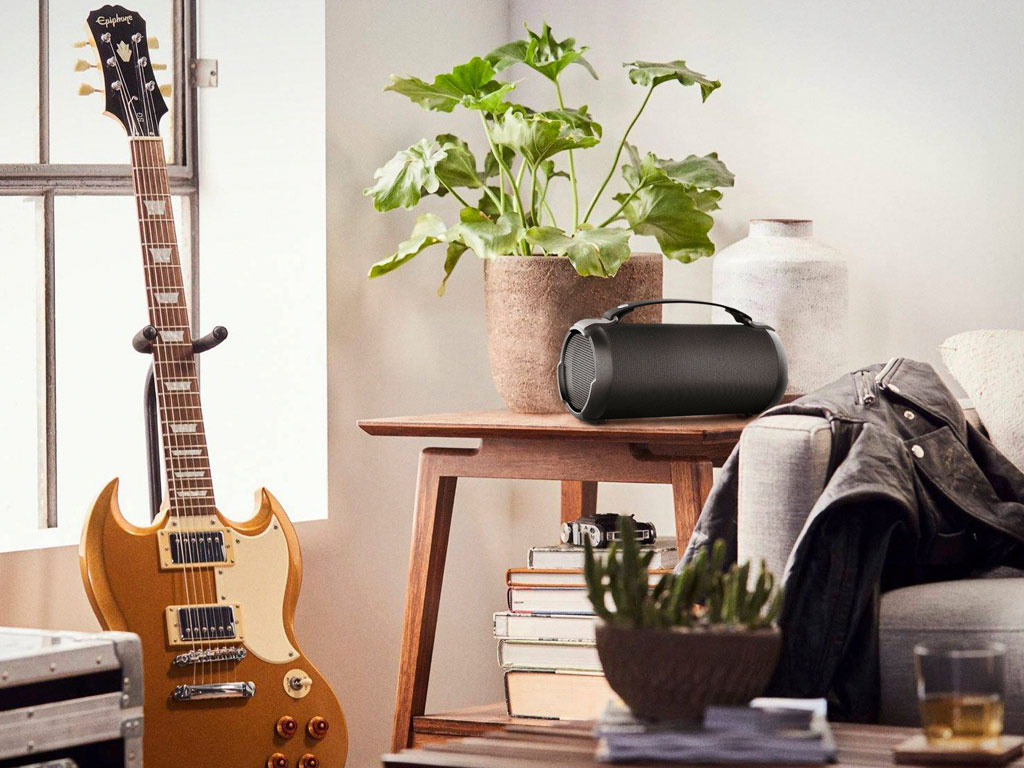 Boost Bluetooth speaker - Wireless up to 16 hours of playing time - AUX ...