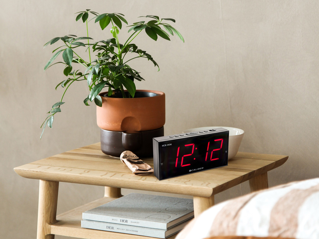 Digital alarm clock with snooze function - Dual alarm clock - Large red ...